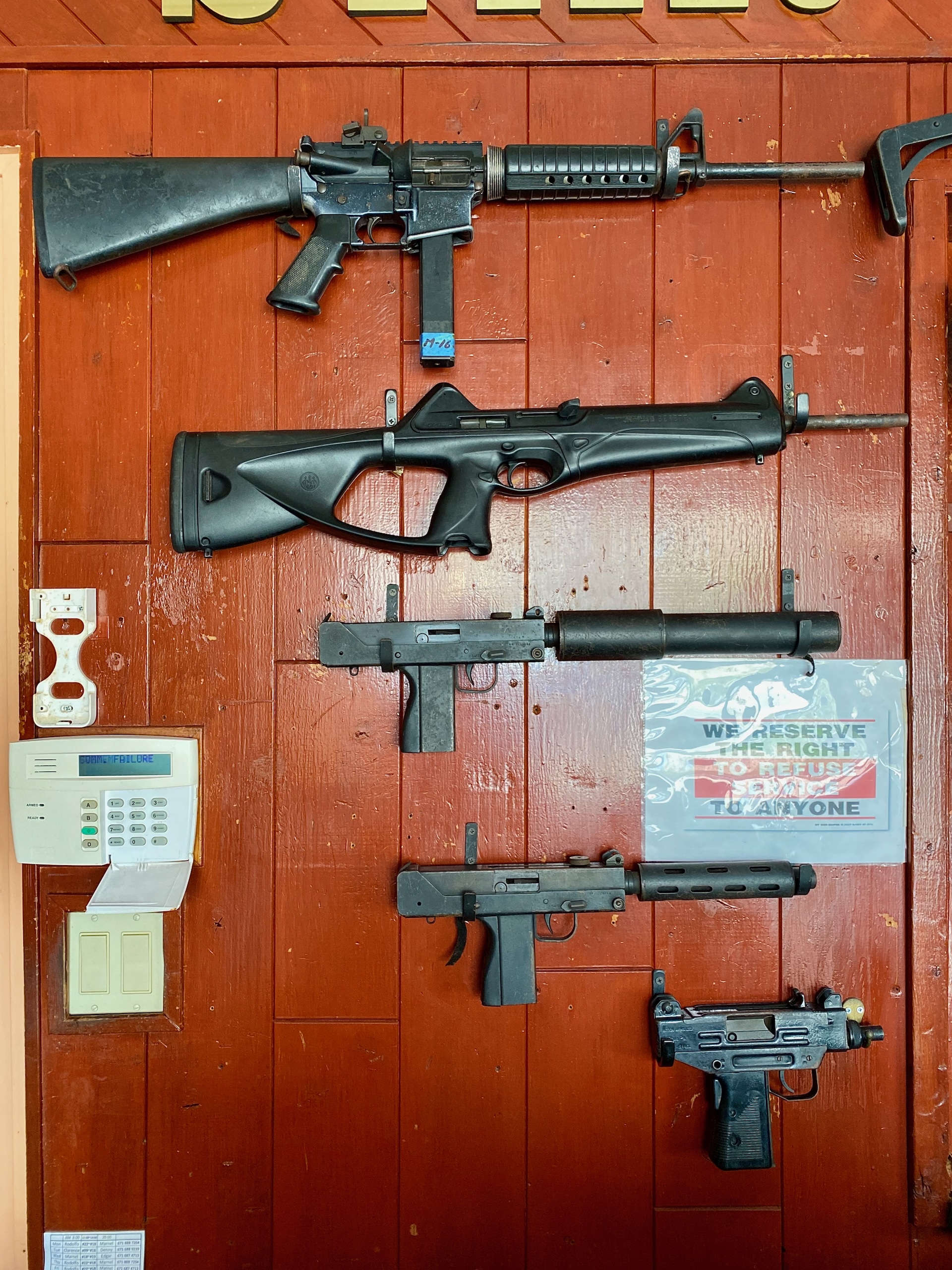 スターガンクラブ - グアム射撃ガイド - グアムのすべての射撃場とツアーを紹介