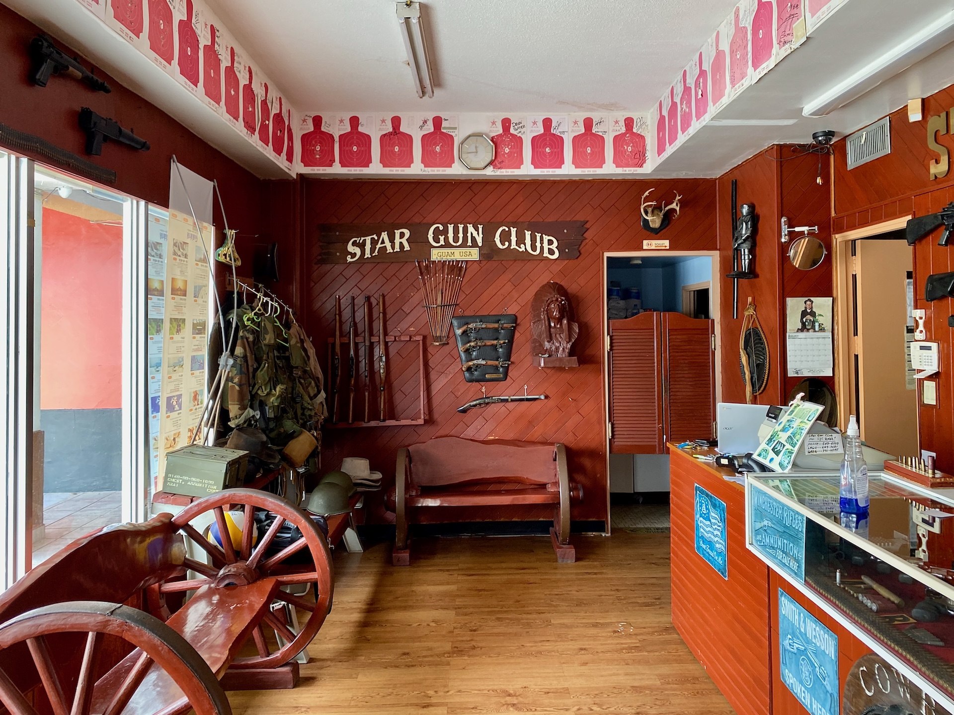 スターガンクラブ - グアム射撃ガイド - グアムのすべての射撃場とツアーを紹介